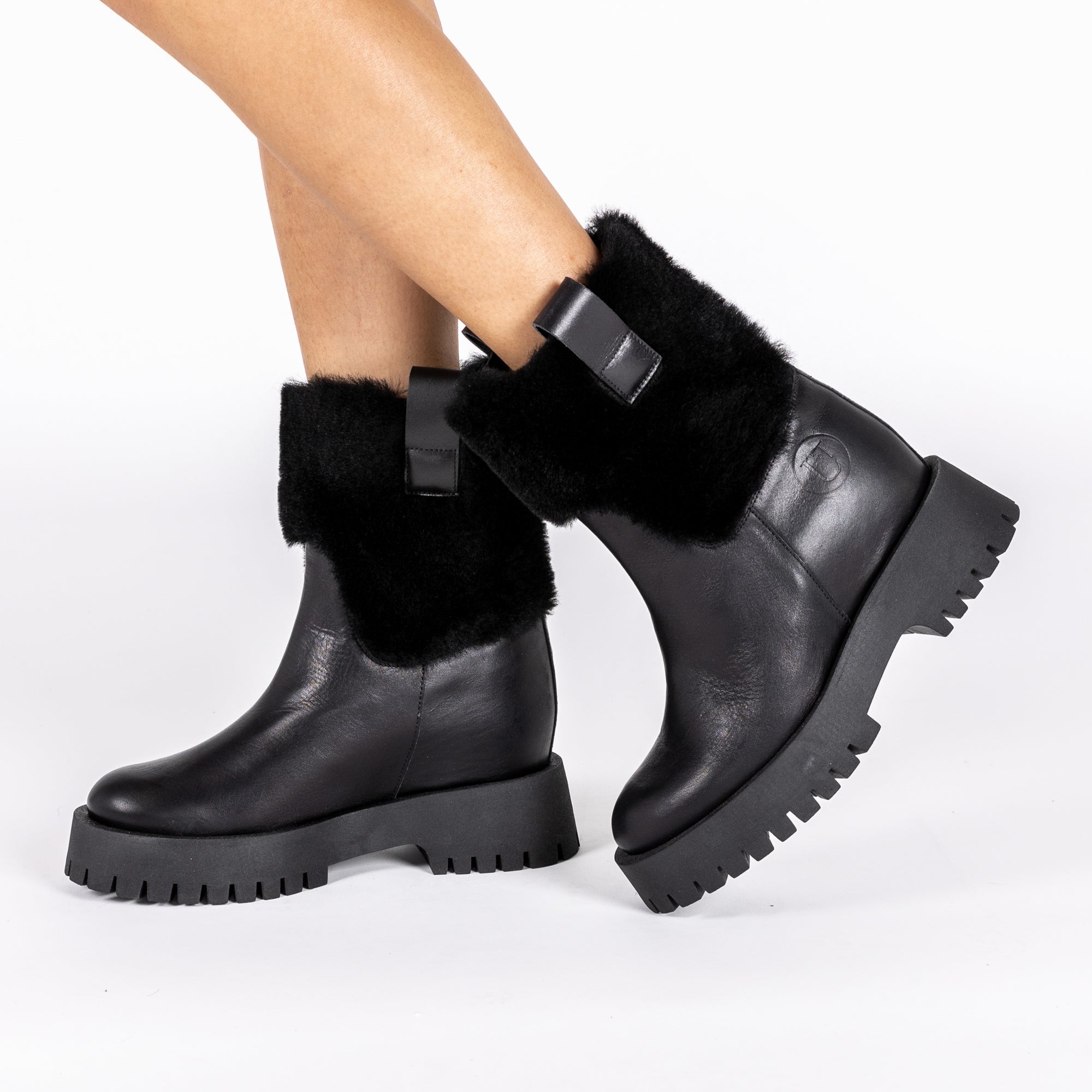 NEW STARRY FUR – Unlace